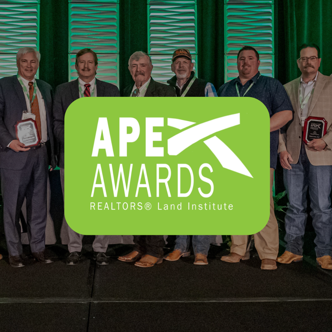 Saunders Land Advisors Named Top Producers at National Land Conference